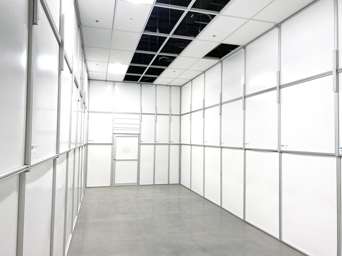 Temporary Construction Walls Bring Flexibility to Data Center Build
